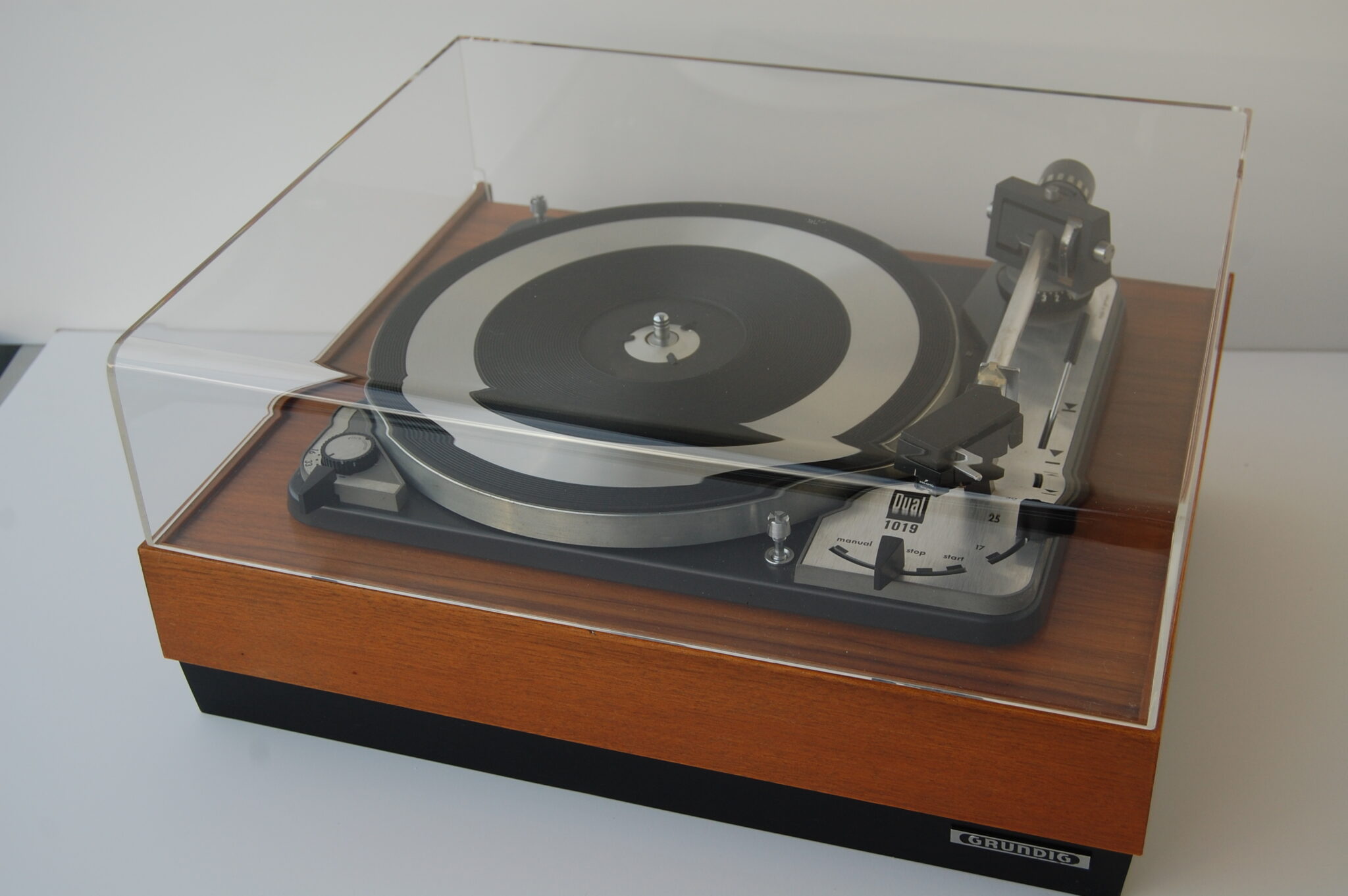 Plexihaube – Hochwertige Plattenspieler Hauben jeder Art